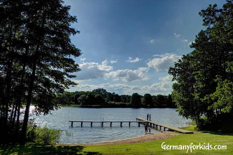 A hike to the Lake : Germany For Kids : German Lakes